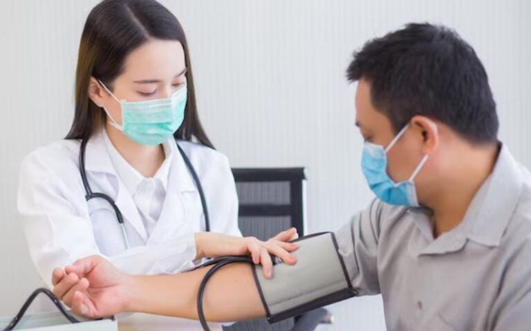 Khám sức khỏe theo thông tư 32: Danh mục khám, chi phí & thủ tục A-Z